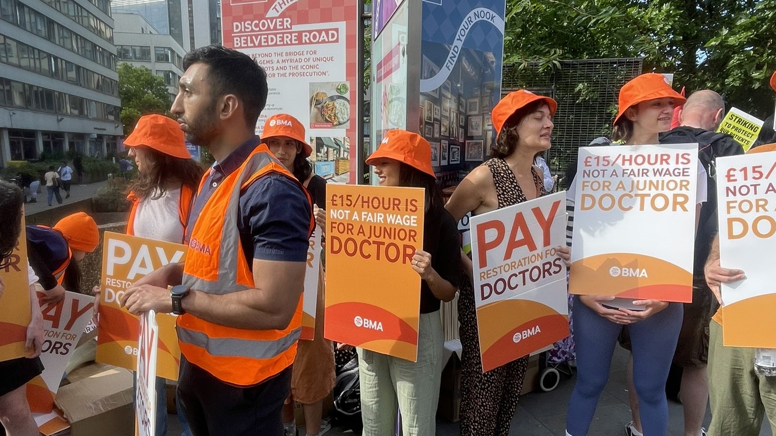 Junior doctors begin strike with warnings of more action over summer